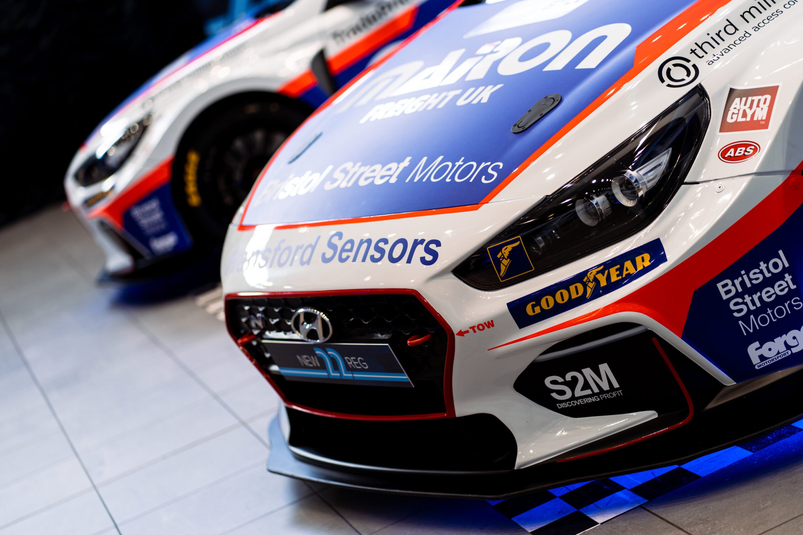EXCELR8 MOTORSPORT UNVEILS 2022 LIVERY AND BRISTOL STREET MOTORS TITLE ...
