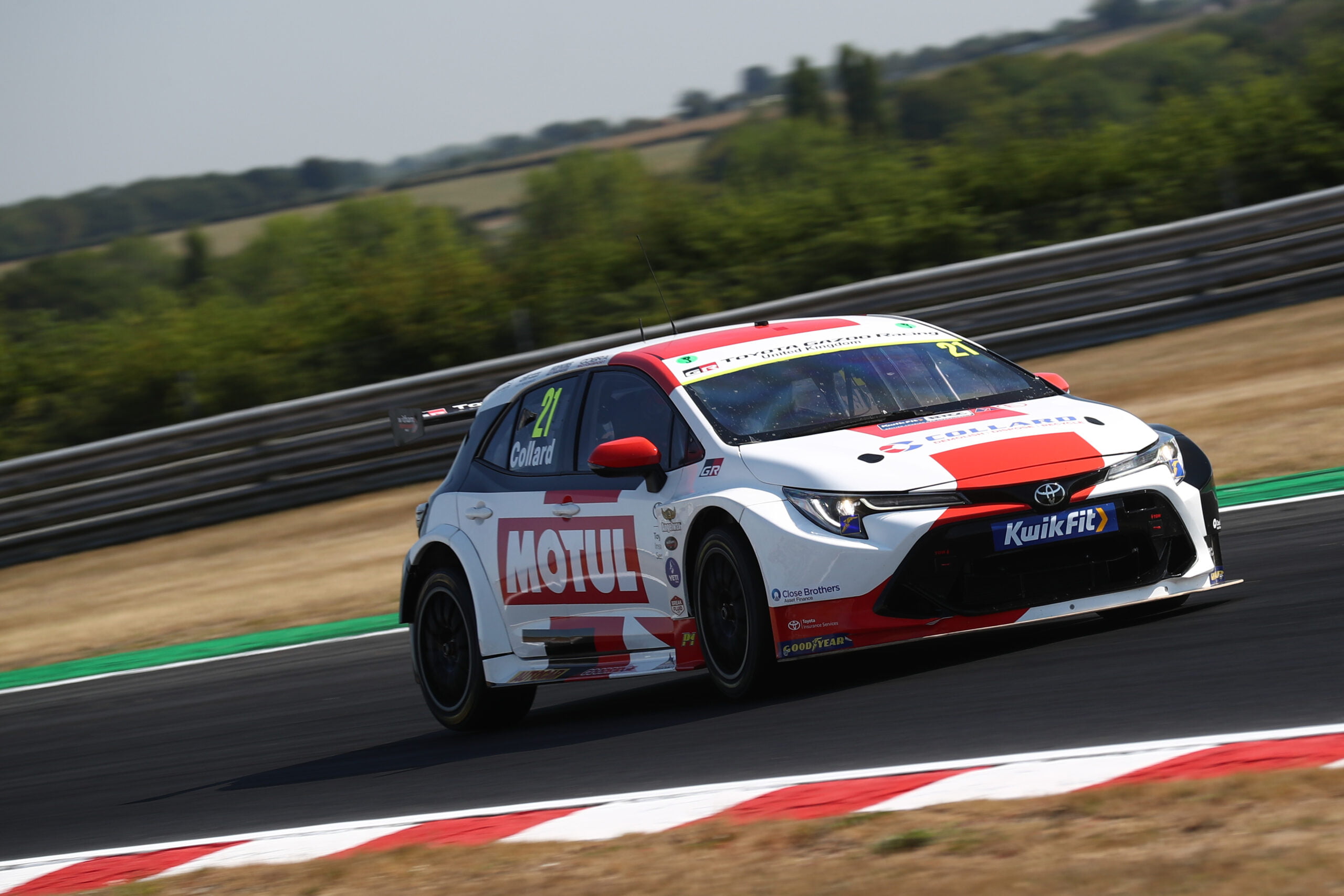 QUALIFYING DAY IN PICTURES: SNETTERTON • BTCC