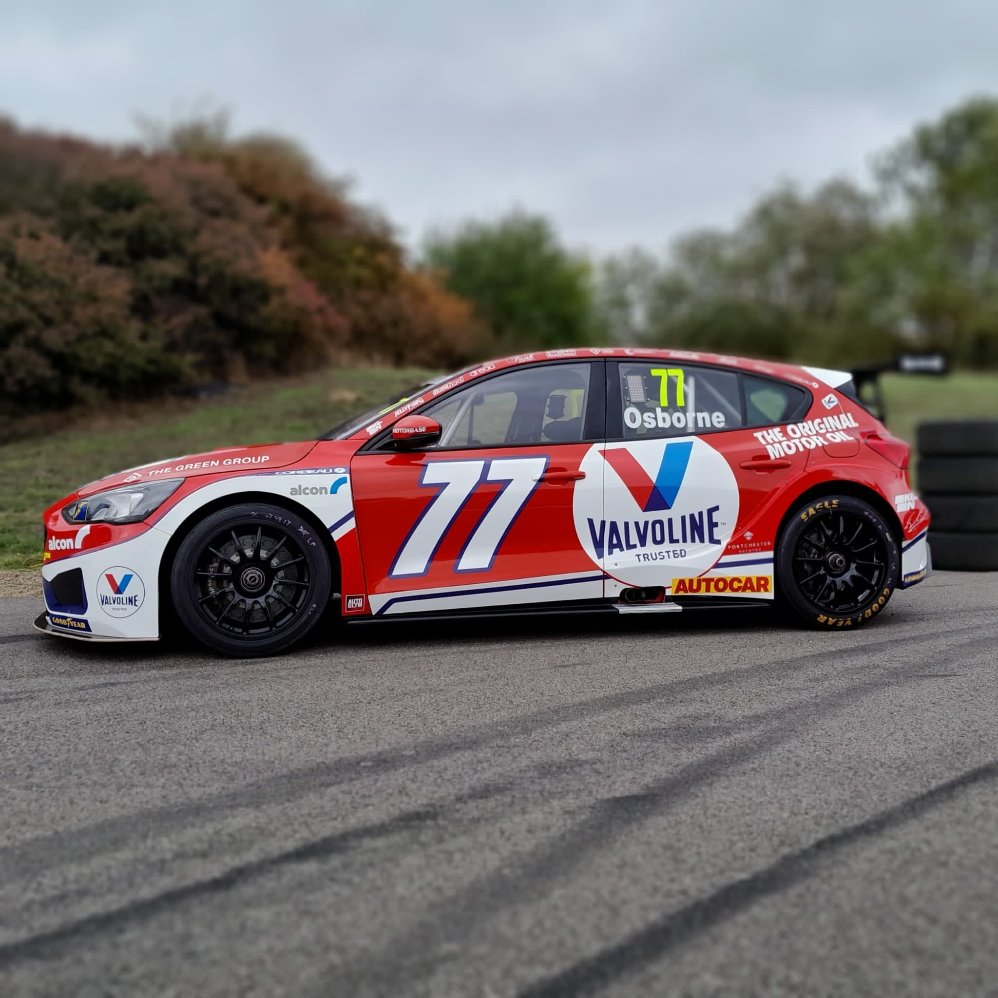 APEC RACING WITH BEAVIS MORGAN REVEALS ICONIC BRANDS HATCH LIVERY • BTCC