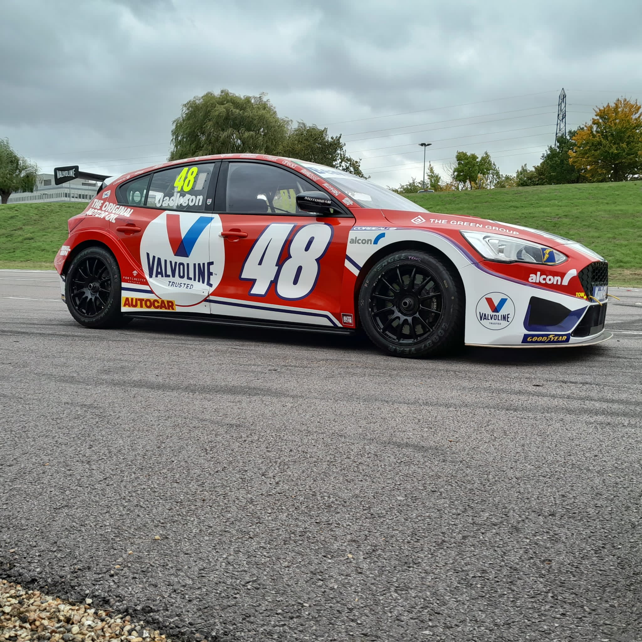 APEC RACING WITH BEAVIS MORGAN REVEALS ICONIC BRANDS HATCH LIVERY • BTCC