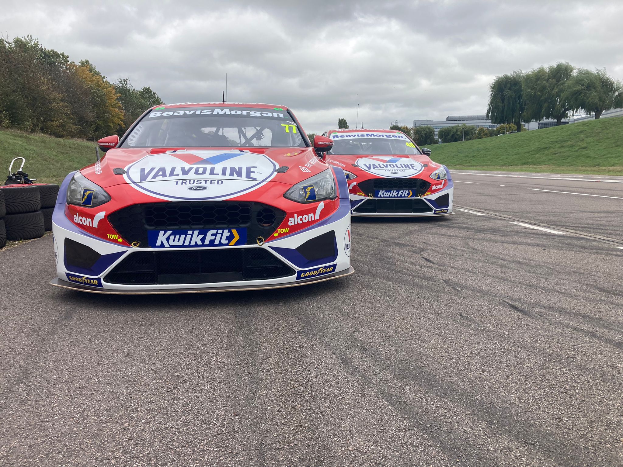 APEC RACING WITH BEAVIS MORGAN REVEALS ICONIC BRANDS HATCH LIVERY • BTCC